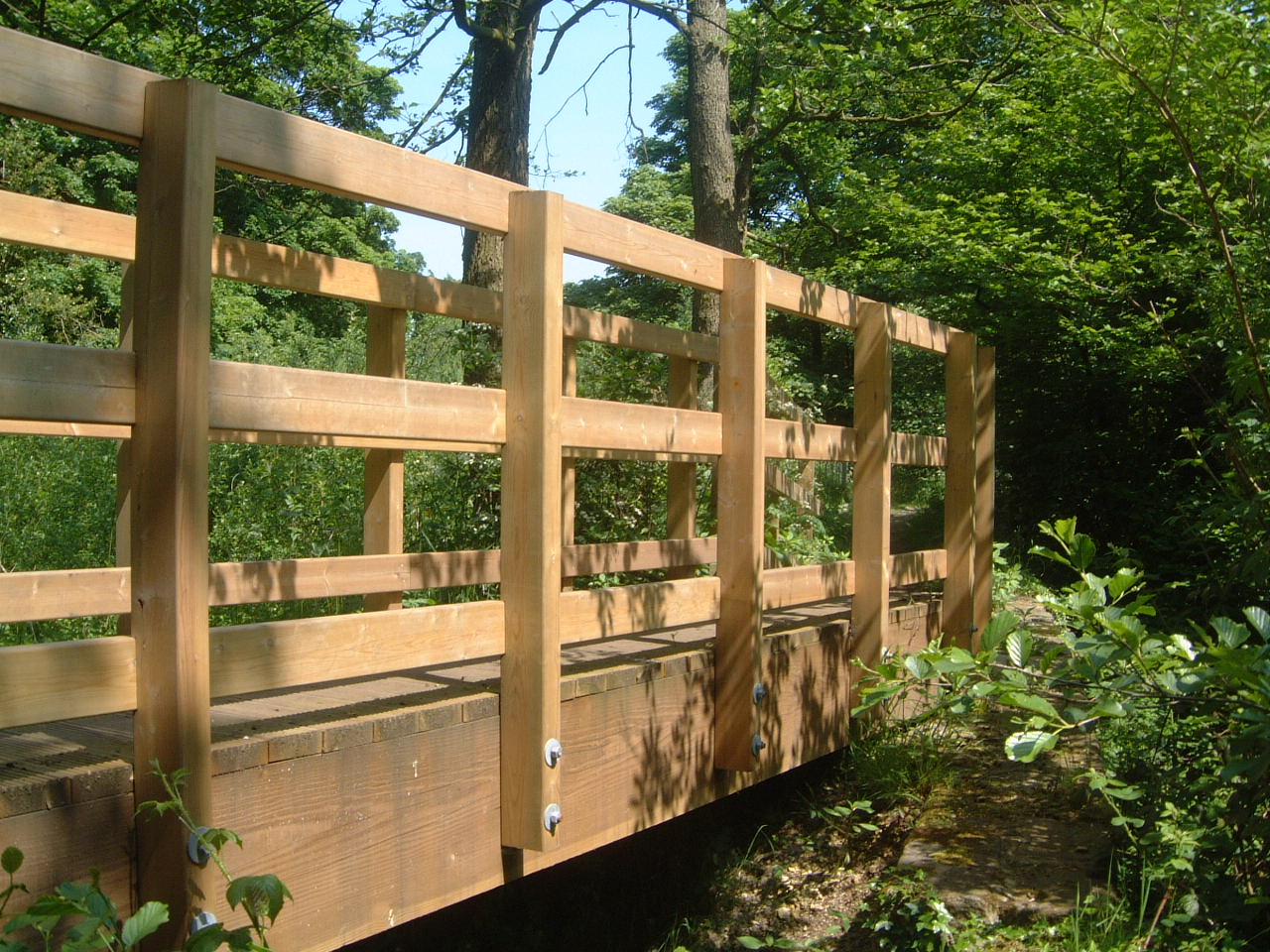 CTS Bridges | Practical wooden footbridges in hardwood or softwood timber